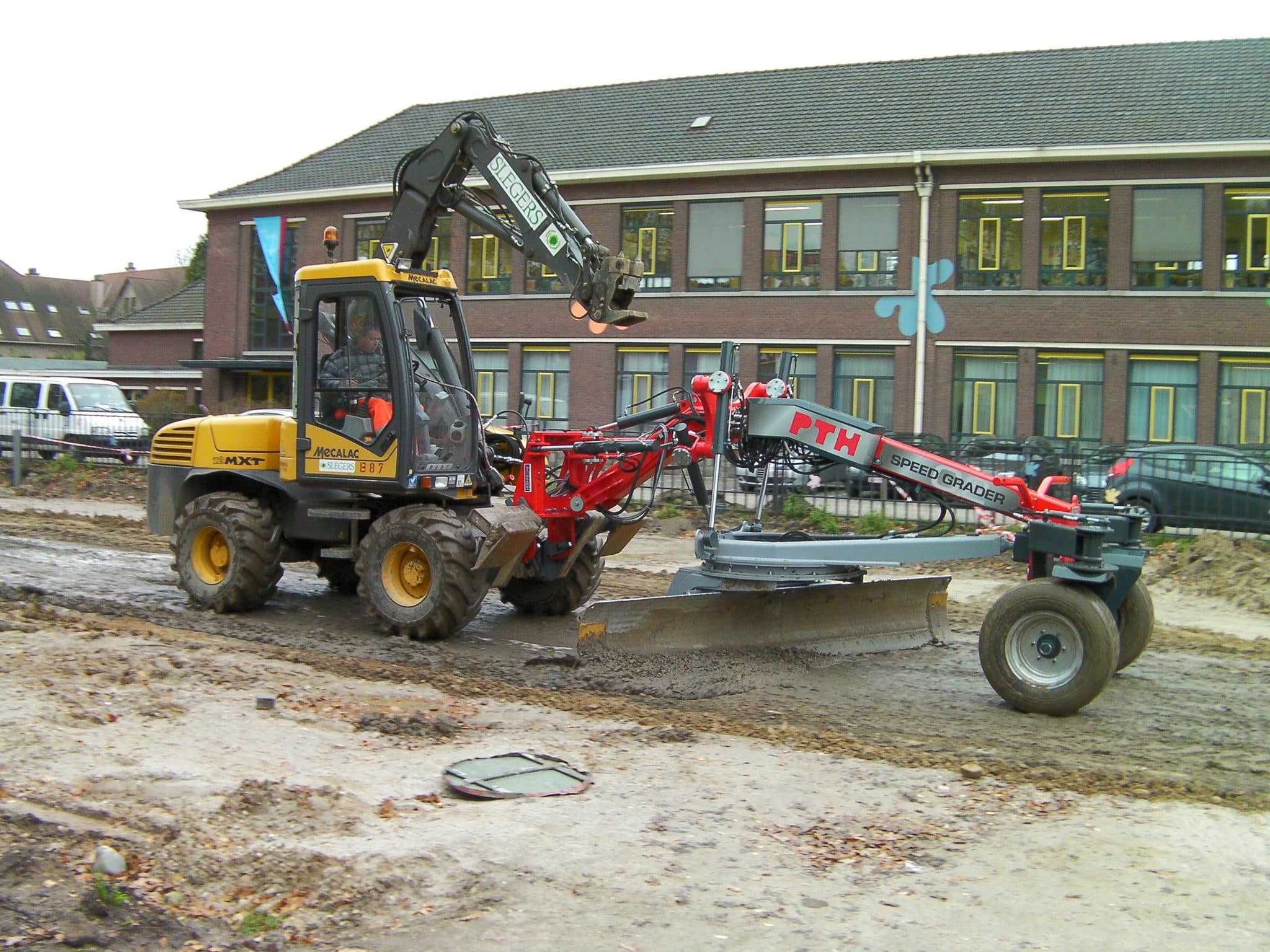 PTH Grader Front - Professional grader with front attachment